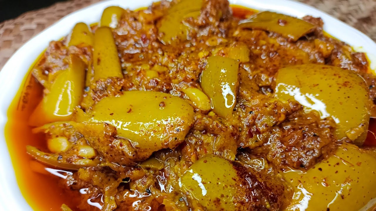 খোসাসহ কাঁচা আমের টক ঝাল মিষ্টি আচার! Kacha Amer Achar! Amer Achar ...