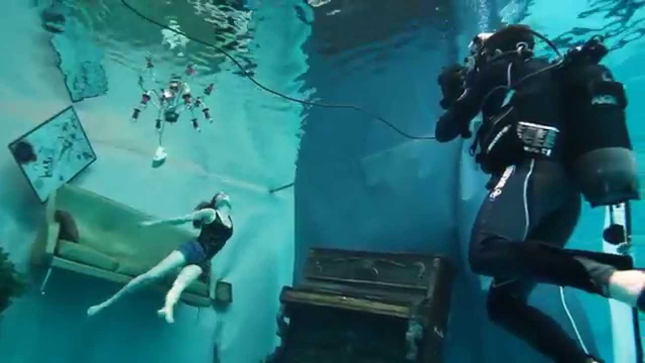 Typh Barrow : Shooting UNDERWATER / SOUS L'EAU : The Flood with Harry ...