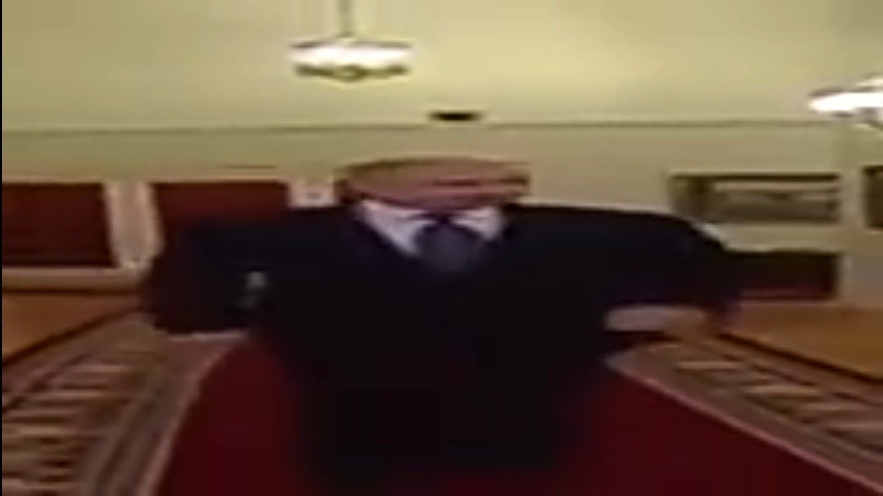 Wide Putin walking - Song for Denise (TriTrios Remix) - YouTube