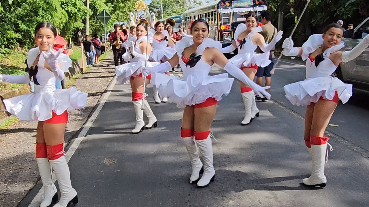 VICTORIA LATIN BAND Desfile del Correo Agua Zarca 2025 🎊 - YouTube