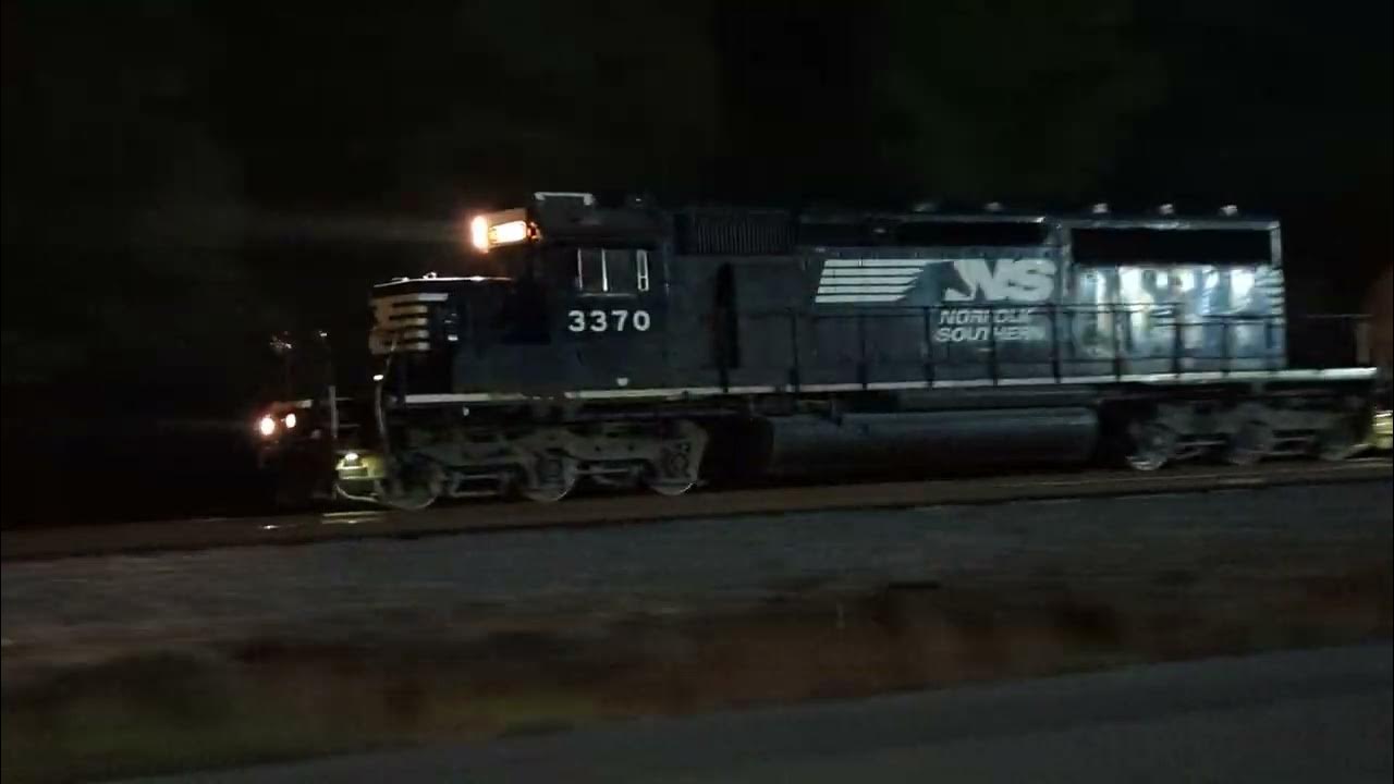 NS LOCAL P-73 HAS EMD SD40-2 3370 ON THE POINT IS MITSUBISHI BOUND AT EDWARDS RD. - YouTube