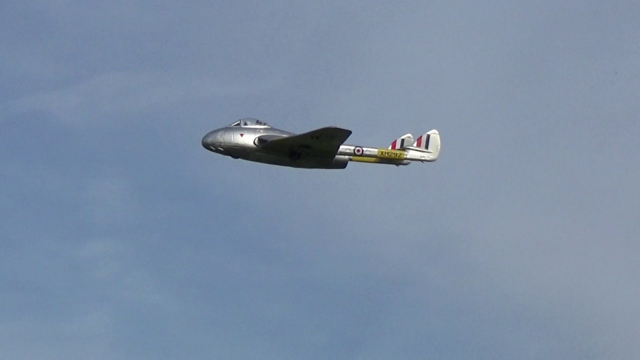 De Havilland Vampire MK6 EDF 70mm jet max low & high speed test - YouTube