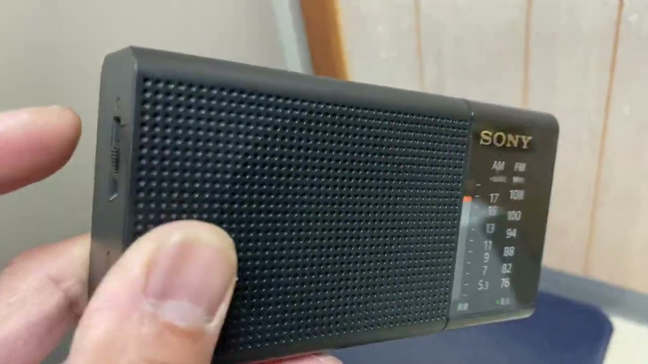 SONY ICF-P37で関門マーチス！ - YouTube