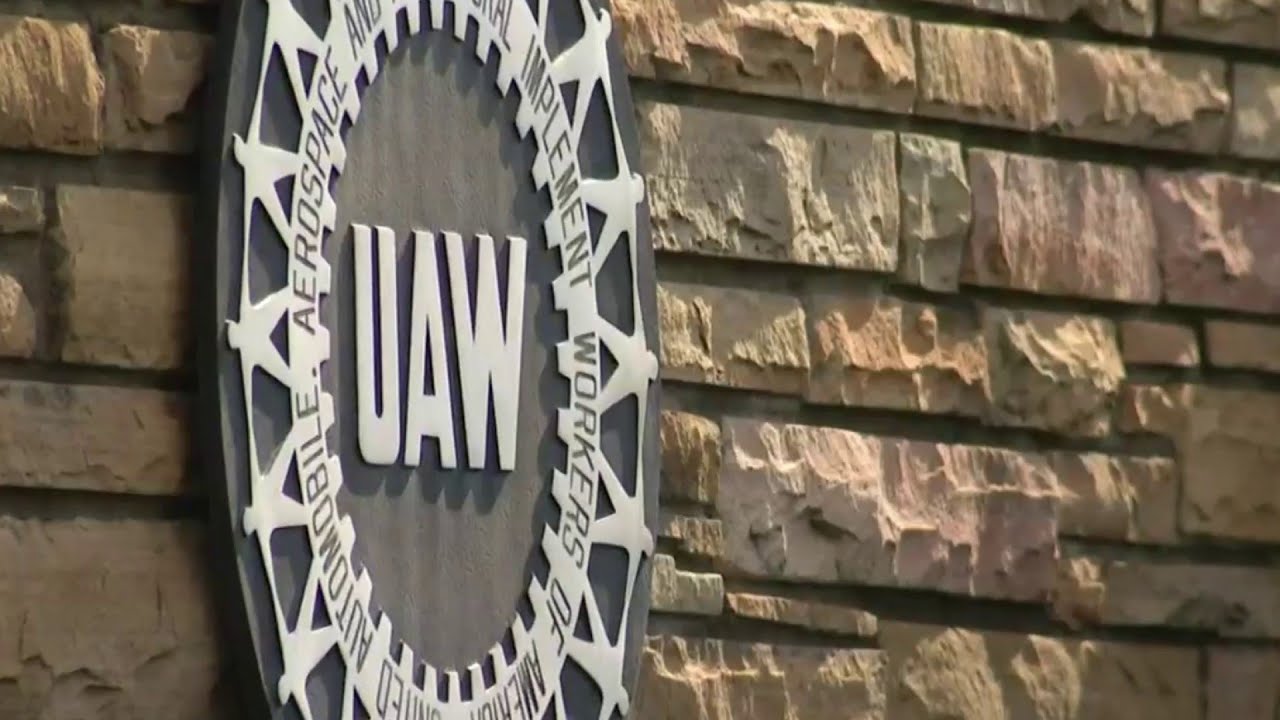 Still no deal between the UAW and any of the Big Three automakers - YouTube