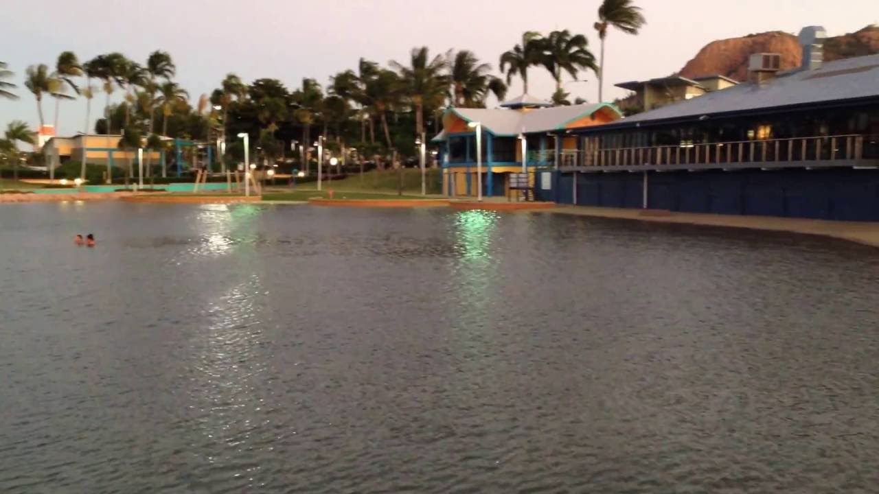 Strand Rock Pool in Townsville - YouTube