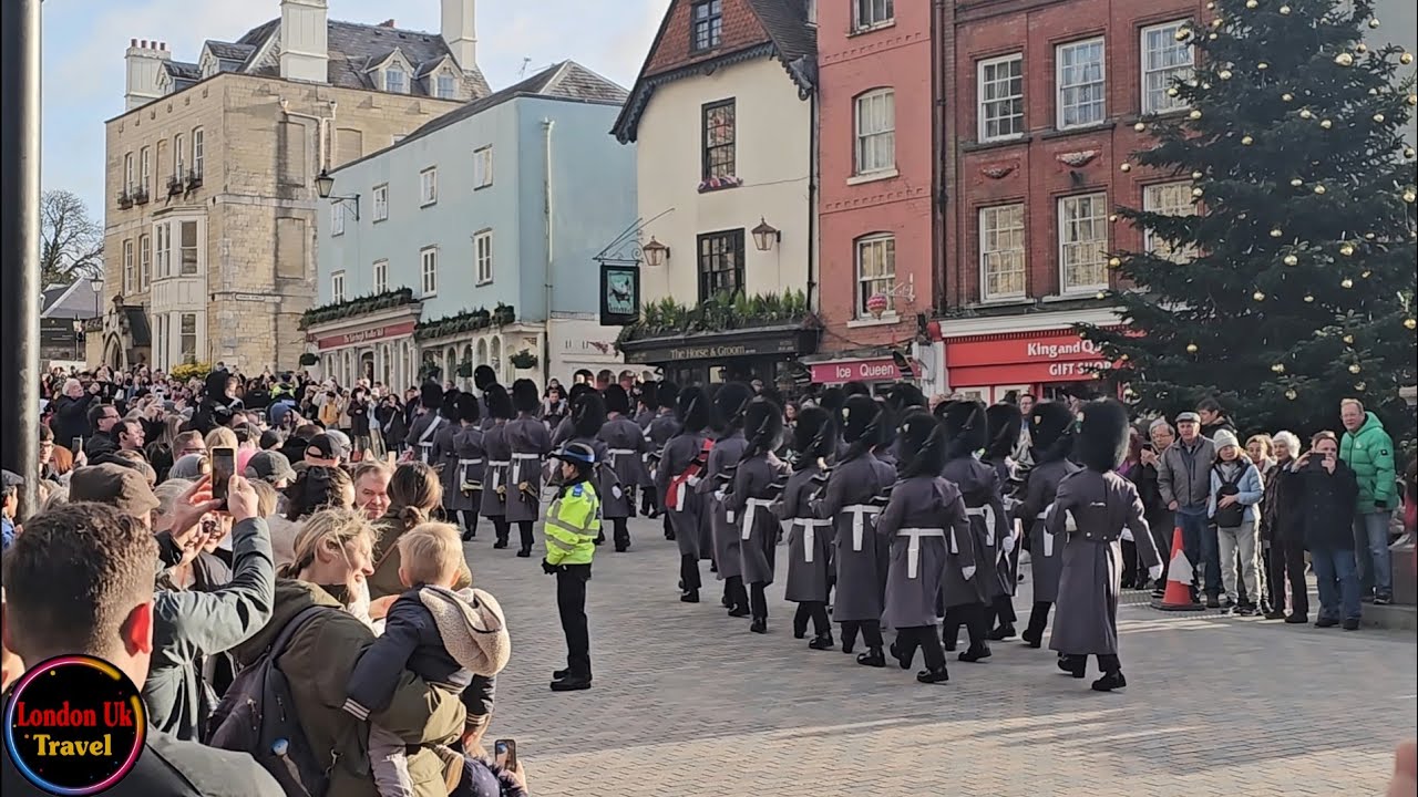 The King's Guards Marching Up To Windsor Castle - YouTube