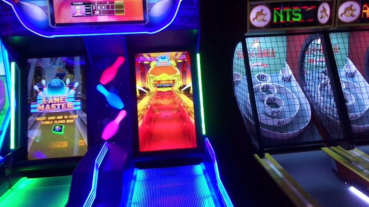 Playing Lane Master at Dave N Buster's - YouTube