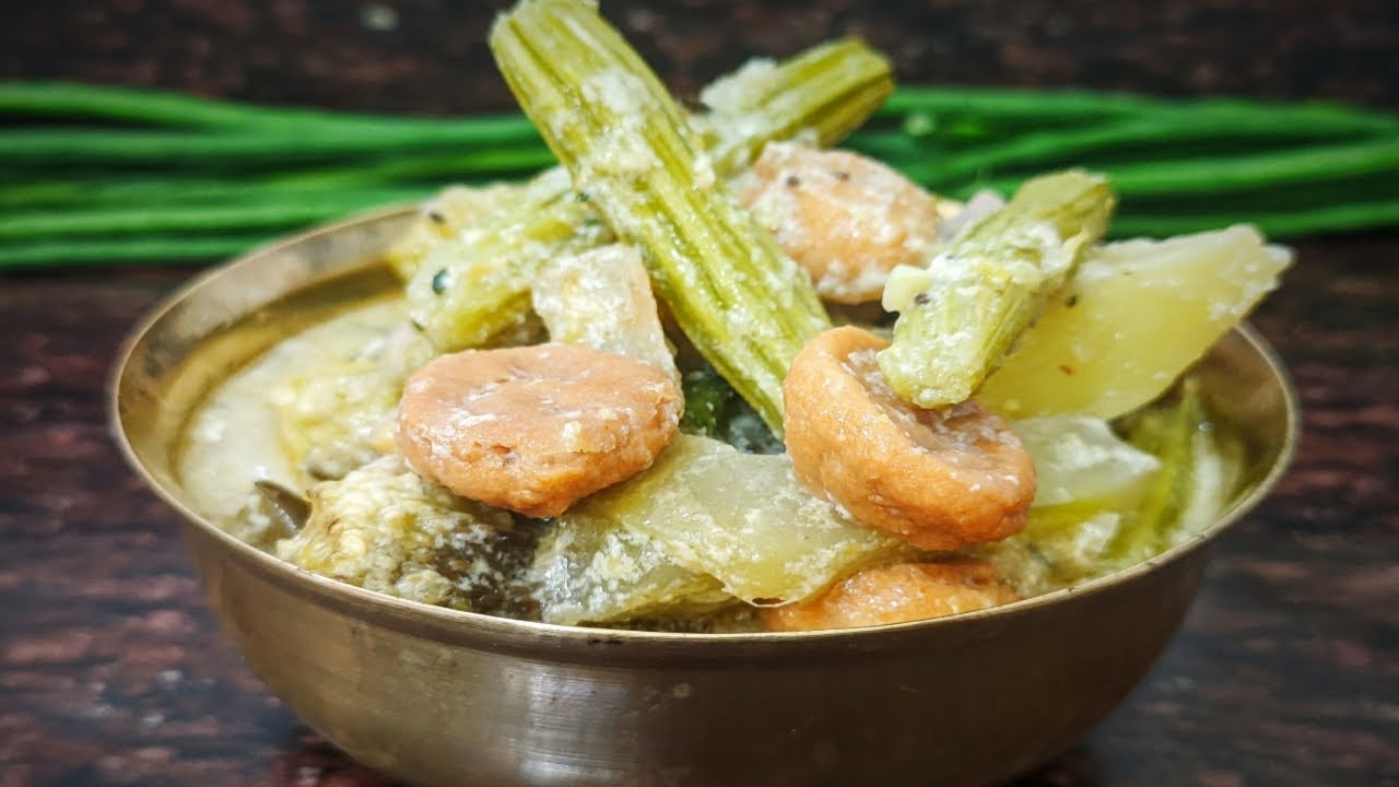 Traditional Bengali Sukto - YouTube