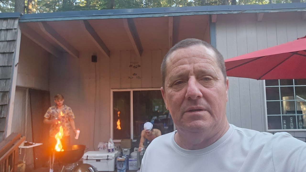 Mike's off the grid cabin. - YouTube