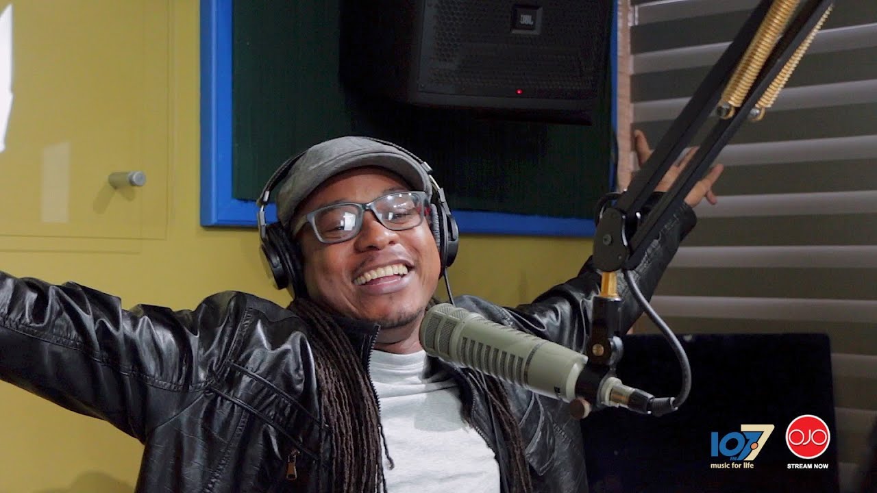 Incredible Myron B Live On The "Magic of Christmas" - YouTube