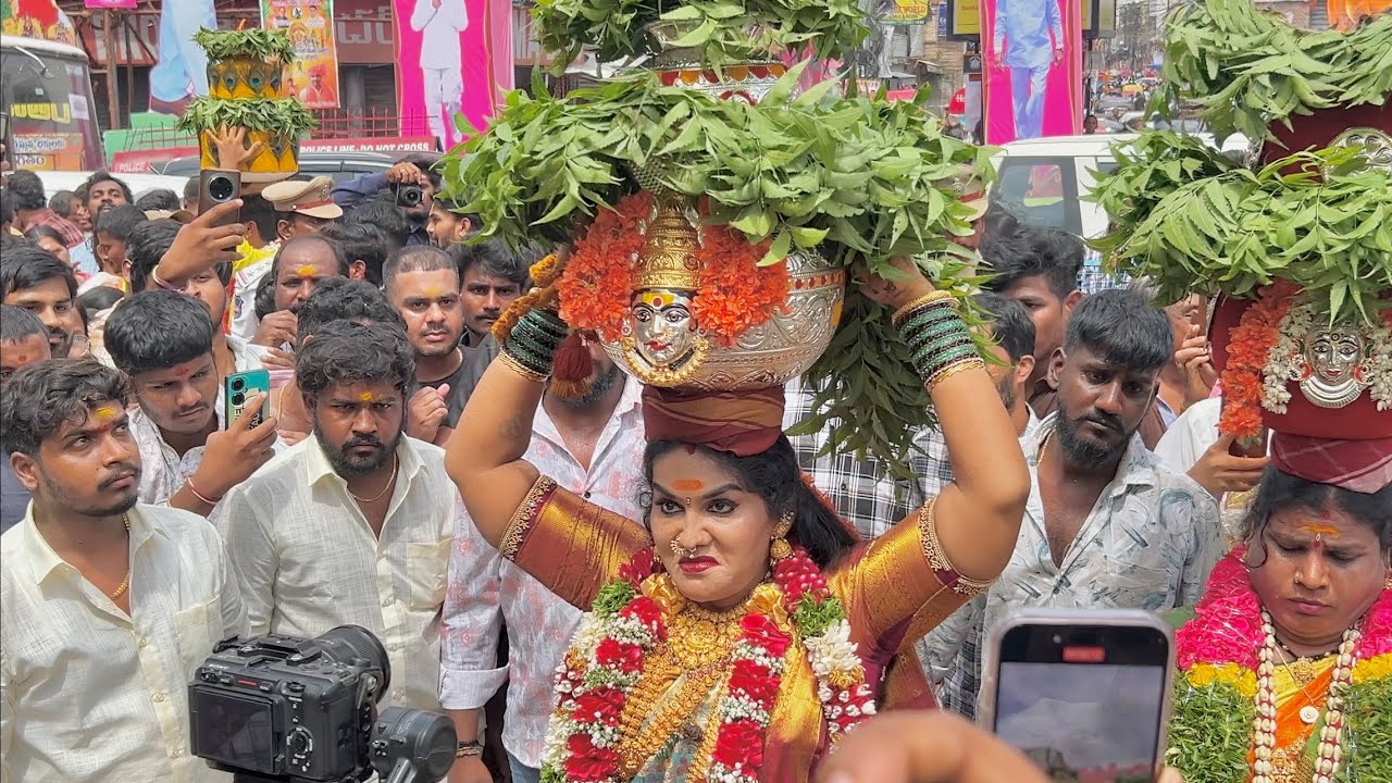 Jogini Shyamala Bonam at Secunderabad Ujjaini Mahankali Bonalu 2025 ...