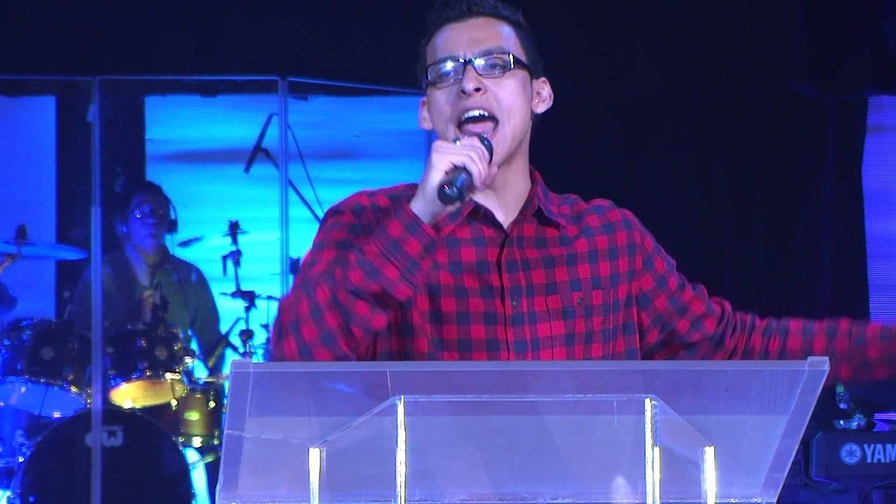 Dani Escobar interpretando Te Amo de Israel and New Breed - 9-14-2013 ...