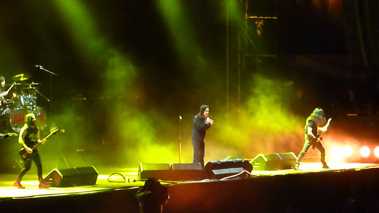 Ozzy Osbourne - Paranoid Live Monster Tour - YouTube