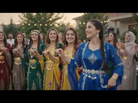 Halay Oynayan Kadınların Renkli ve Coşkulu Anları #halay #kurdish #kurtce #düğün  #gelin  #halaybasi