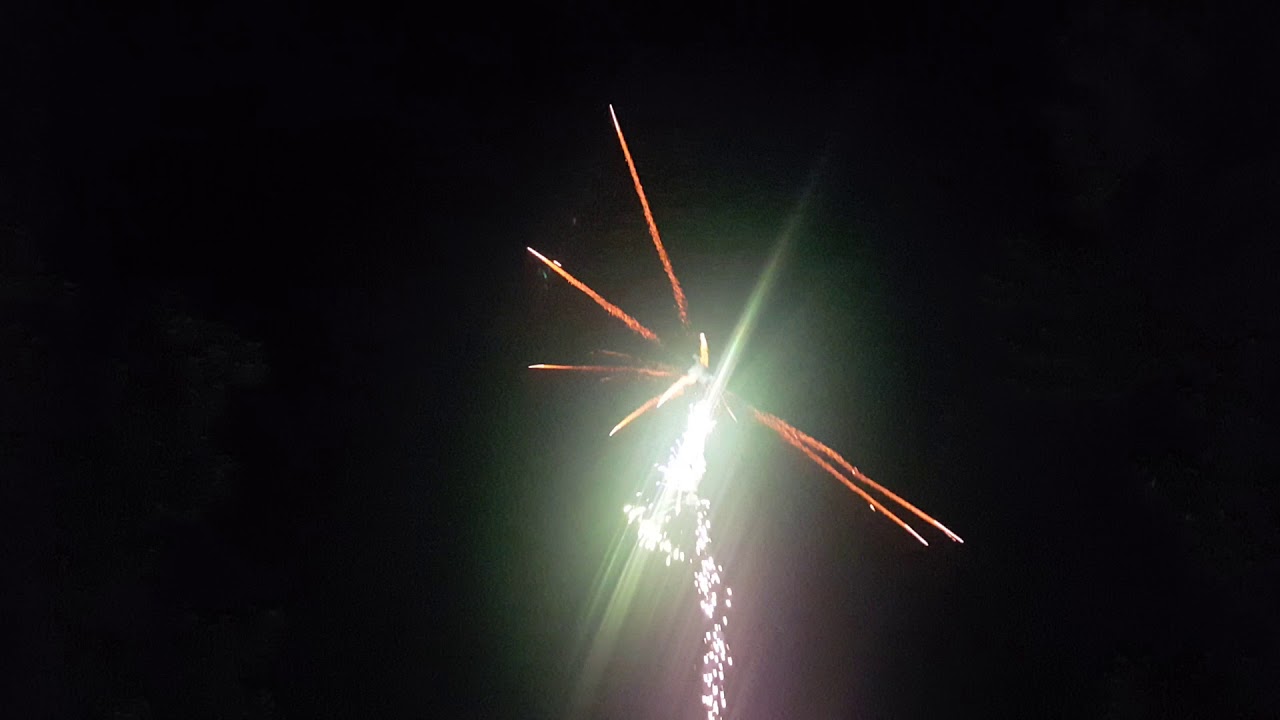 Lightning 100 shot firework - YouTube