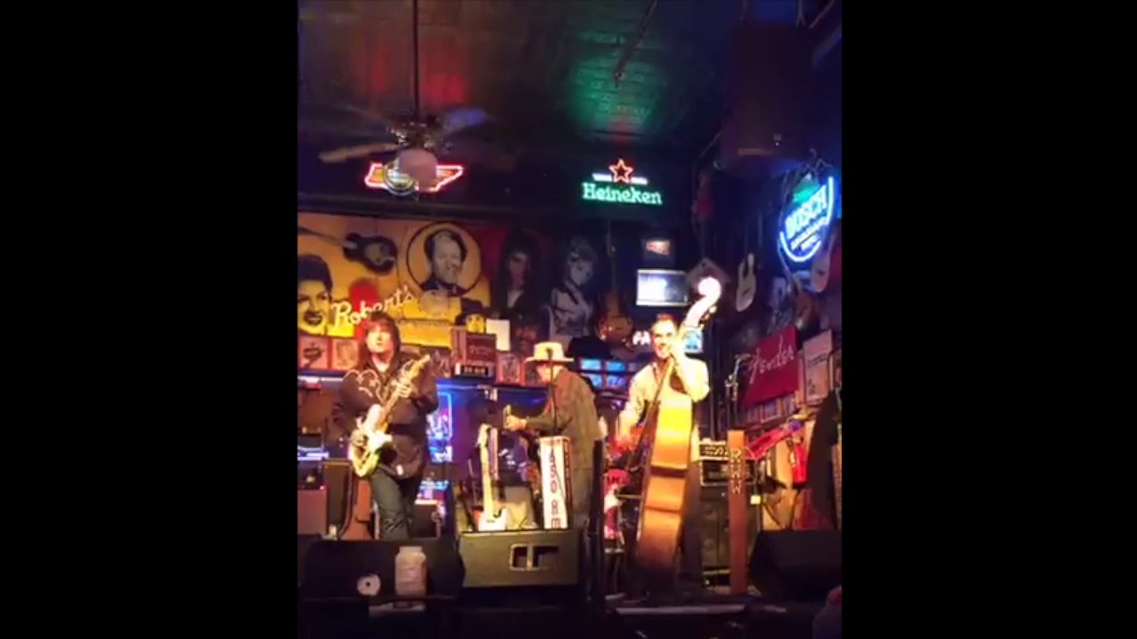 Don Kelley Band at Robert's Western World - YouTube