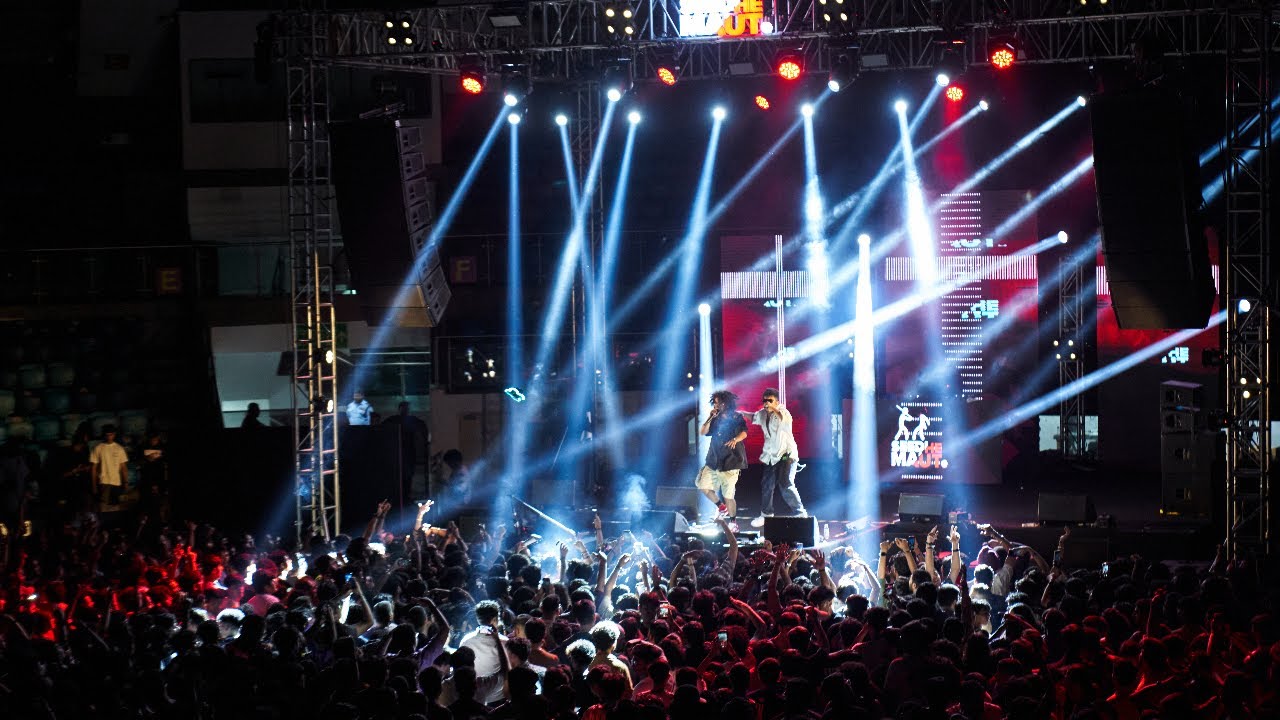 Seedhe Maut Live at Talkatora Stadium - Bhussi Tour Finale - YouTube