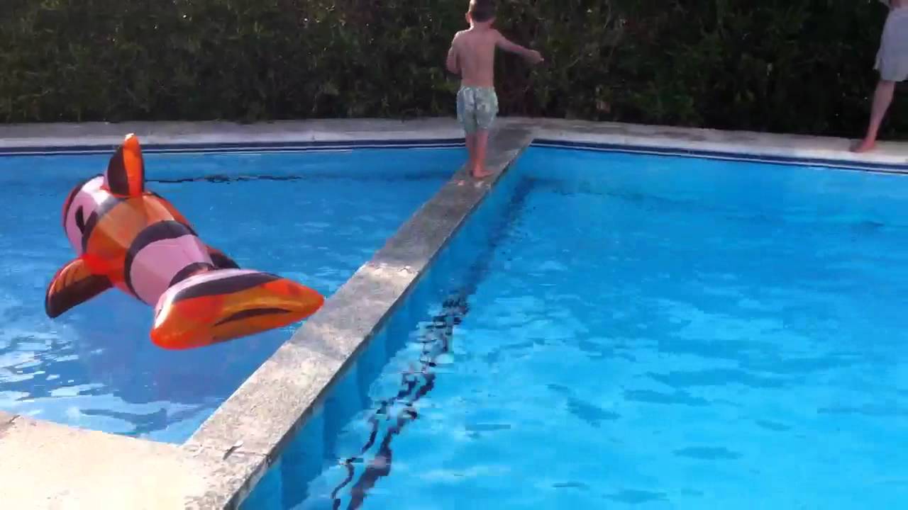 Teddy swim age 3 - YouTube