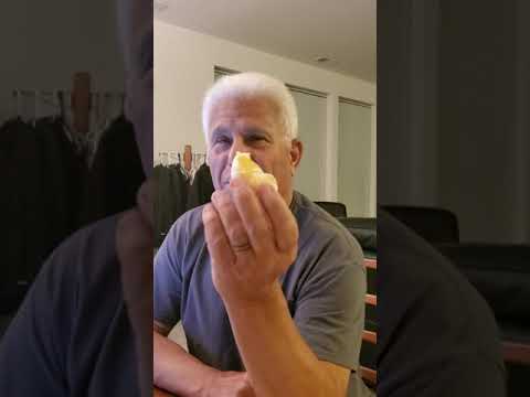 Rick eats 1/2 a navel orange in one bite🤣🤣