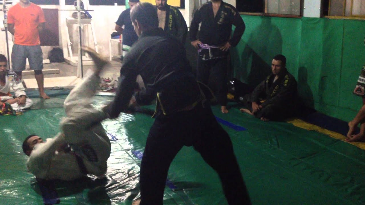 Treinamento funcional de Chave de perna - por Iran Brasileiro - YouTube