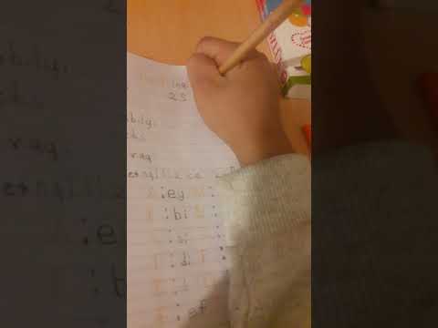 EMİR  ingilizce   öretiyor...........i  ey  bi  si  di.