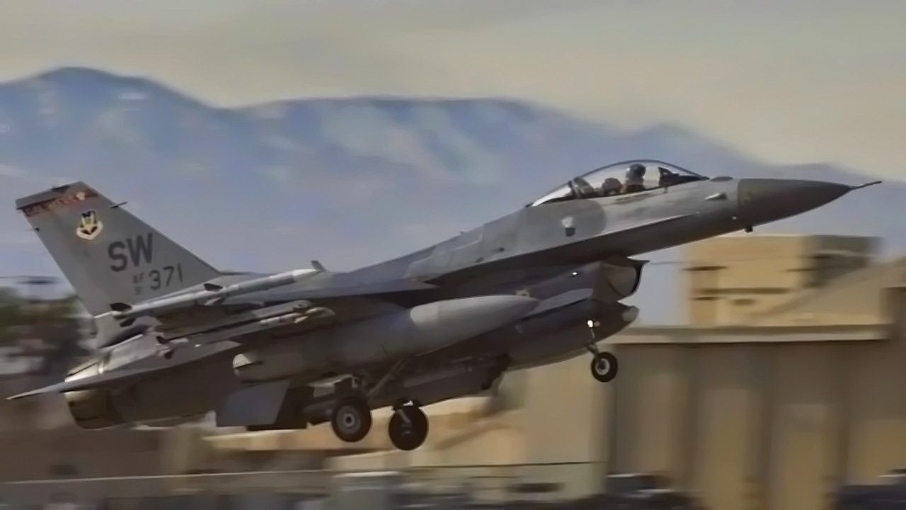 U.S. Air Force Fighter Jets Takeoff At Red Flag 17-1 - YouTube