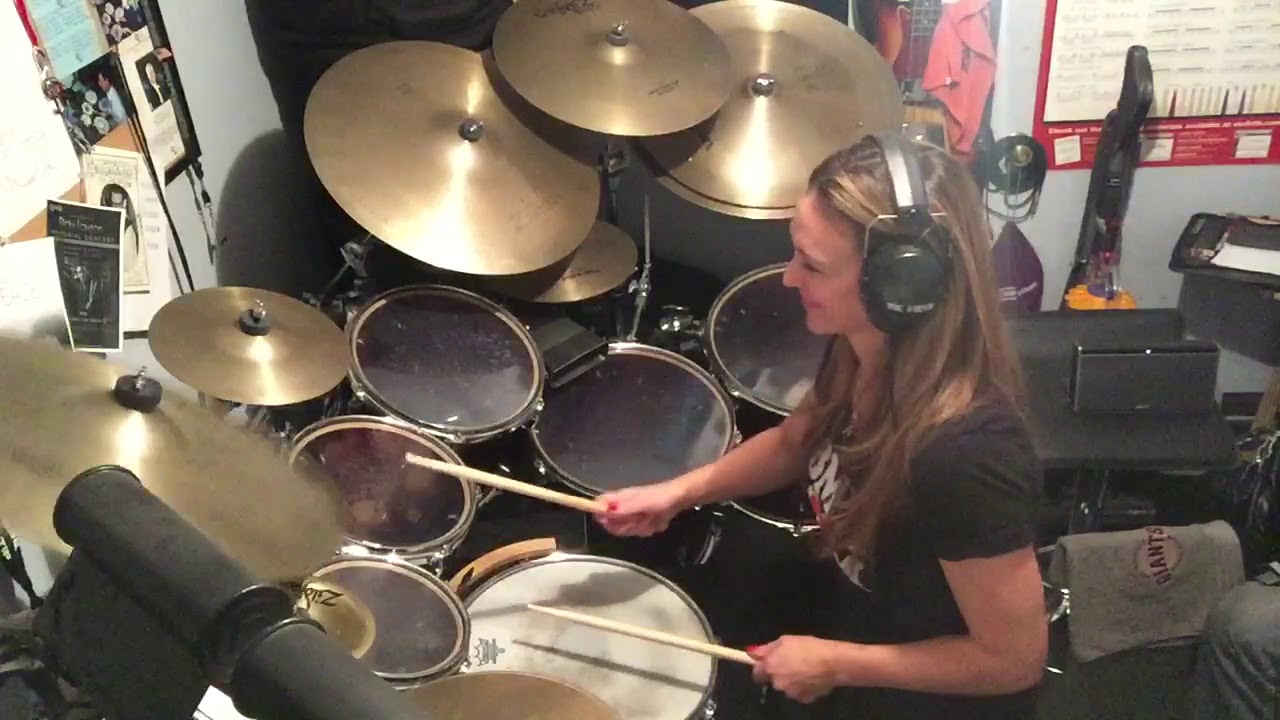 Kellye Huff - YouTube