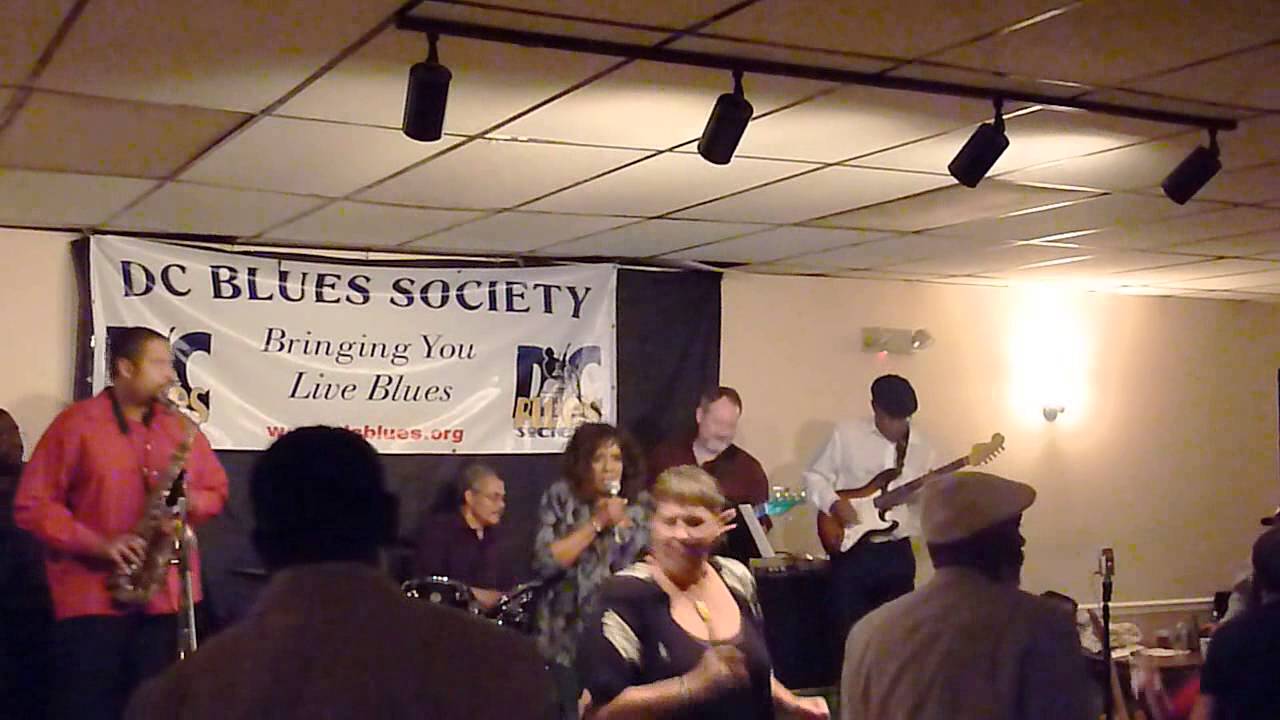 Walking the Dog by the Lady Rose band @ DC Blues IBC Show 2012 - YouTube