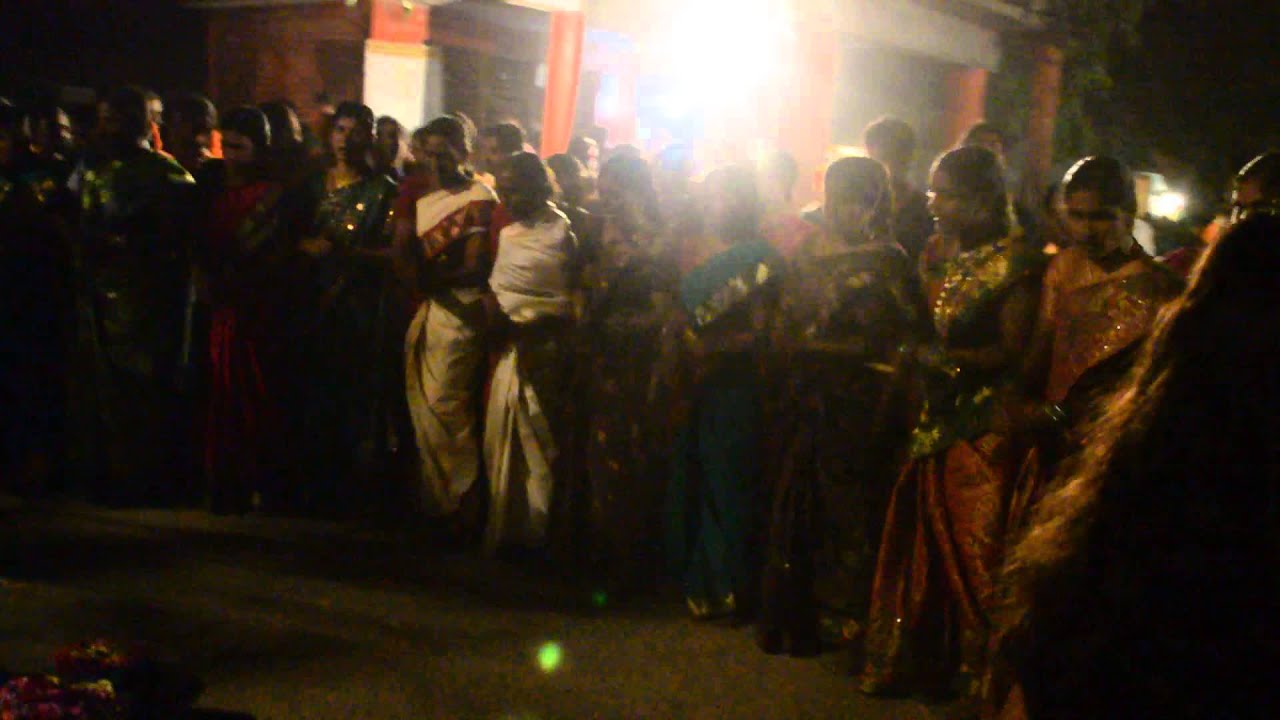 Mandelagudem-Bathukamma Saddulu-2014 - YouTube
