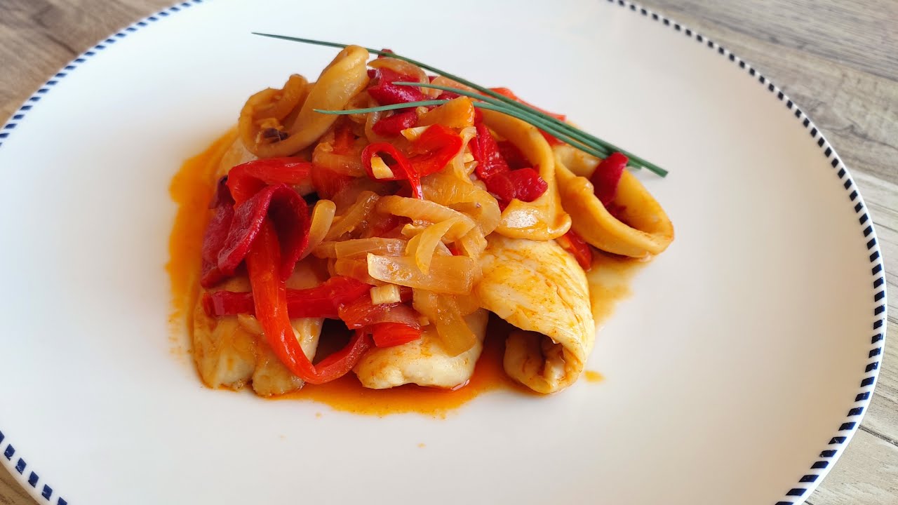 SIMPLEMENTE BUENÍSIMA!!! (Merluza a la Vizcaína) - YouTube