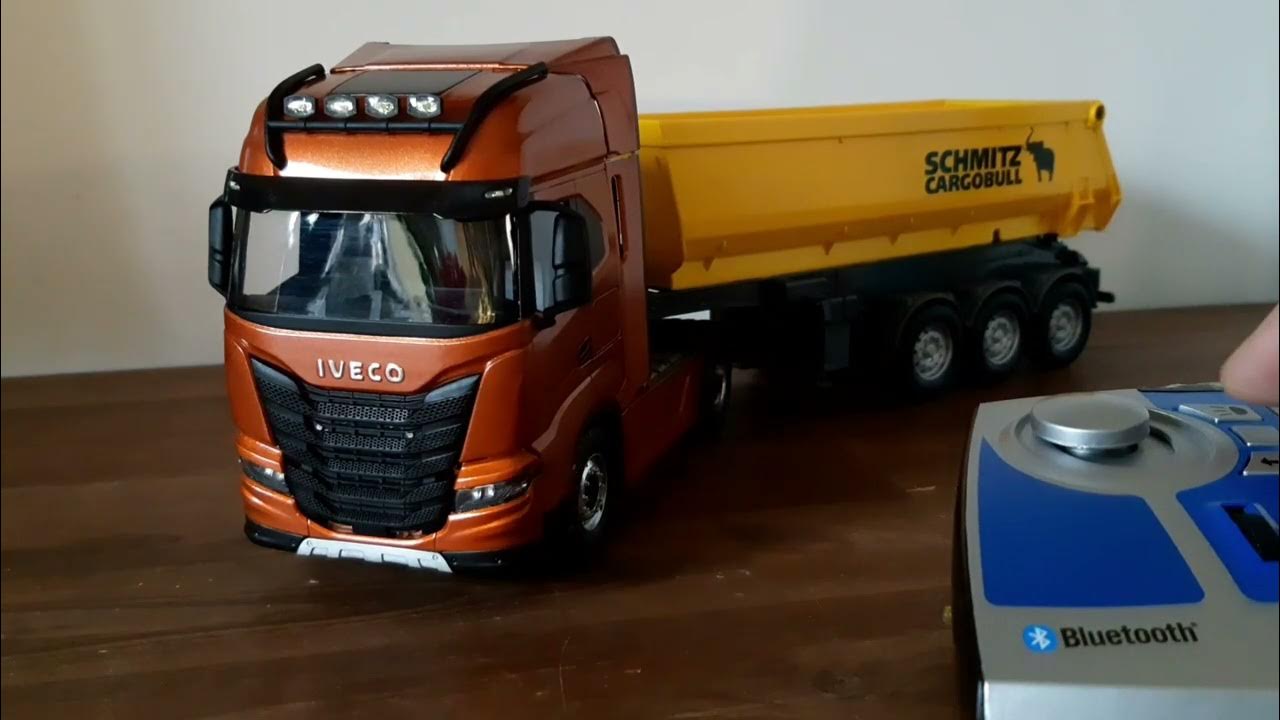 Iveco X-Way, Siku Control, 1/32 - YouTube