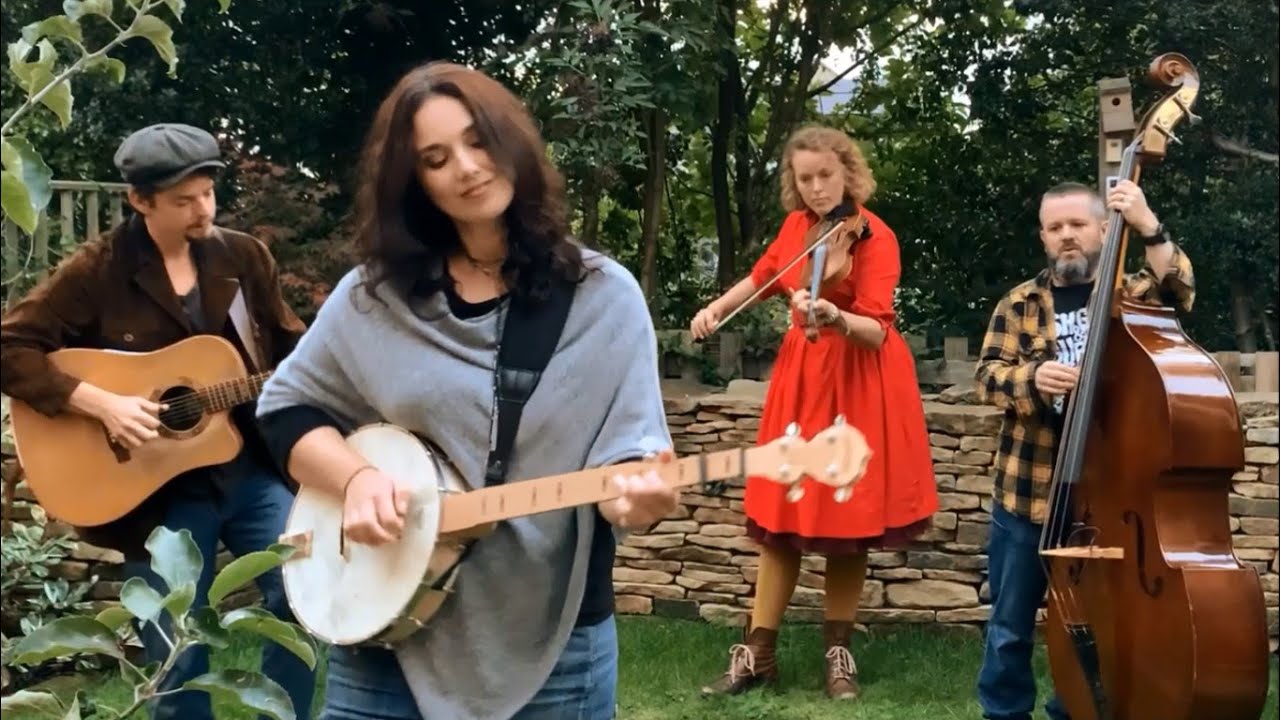 Roseville Fair (cover) - Banjo Jen, with Johnny Griff and A Different Thread - YouTube