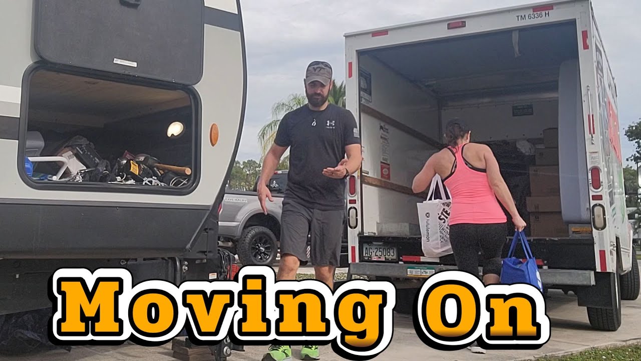 How it looks to move out of a 30’ travel trailer - YouTube