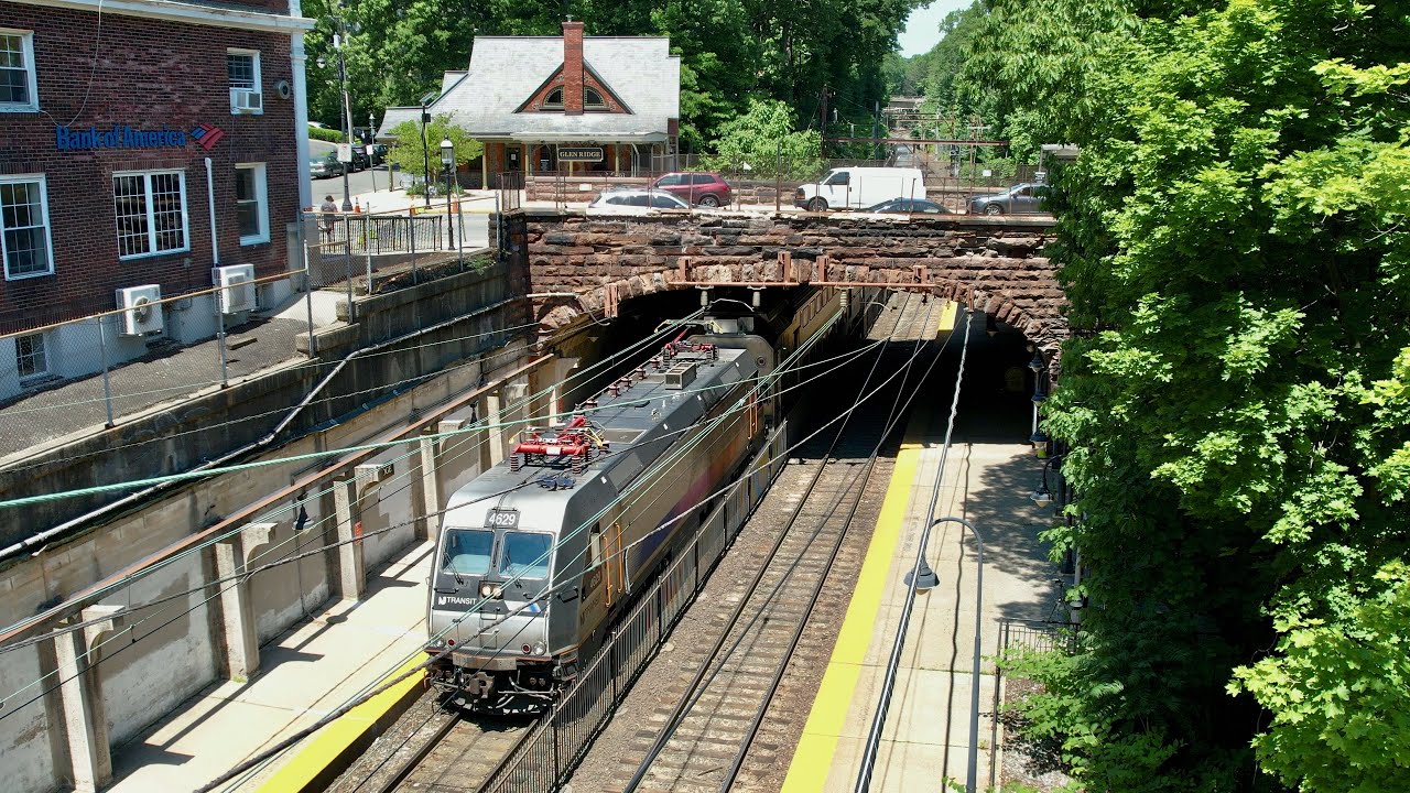 Transit At Walnut Street & Glen Ridge Station On The Montclair-Boonton ...
