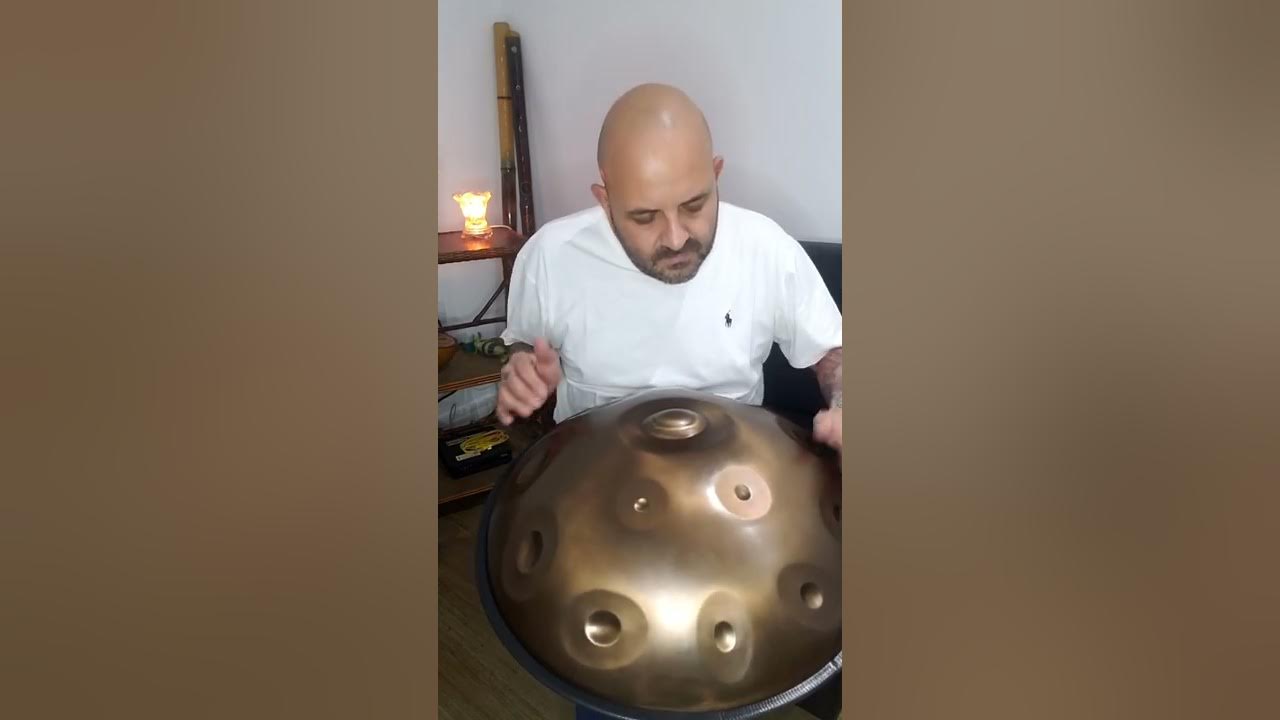 Um pouco de Handpan - F Low Pygmy 16 - YouTube