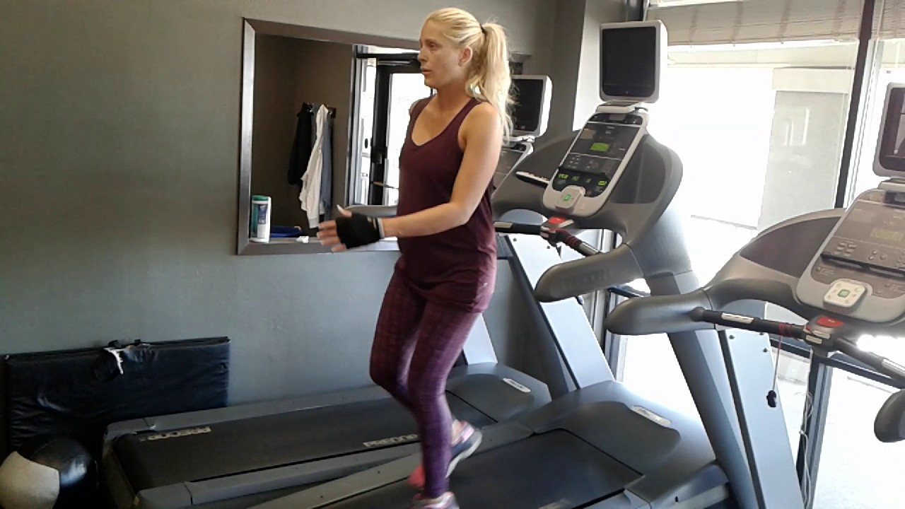 Incline treadmill retro walk - YouTube
