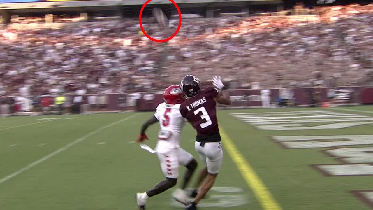 🤯 WHAT A CATCH 🤯 Noah Thomas snags this ball for a Texas A&M TD 😤 ...