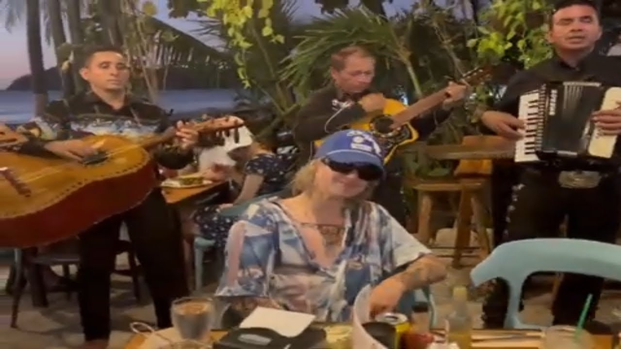 Eating Fish Eyeballs On Your Birthday in Costa Rica, Day 3 - YouTube