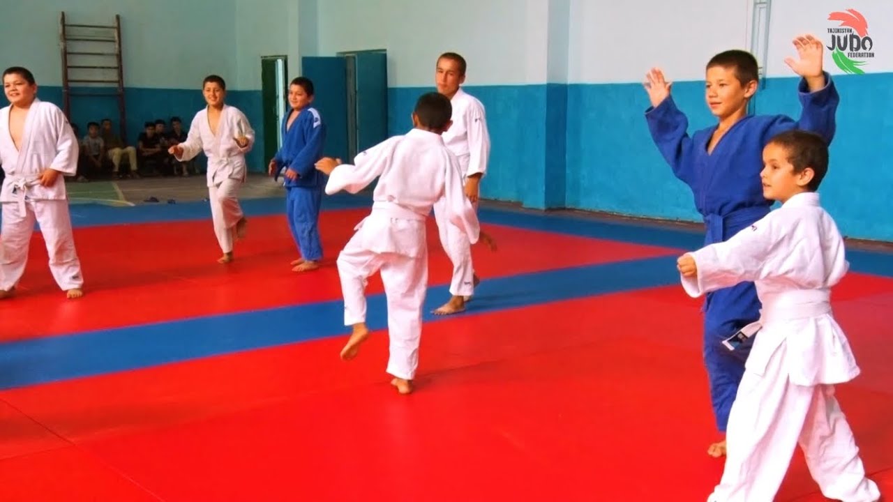 Judo Lessons in Kulob School of Tajikistan - YouTube