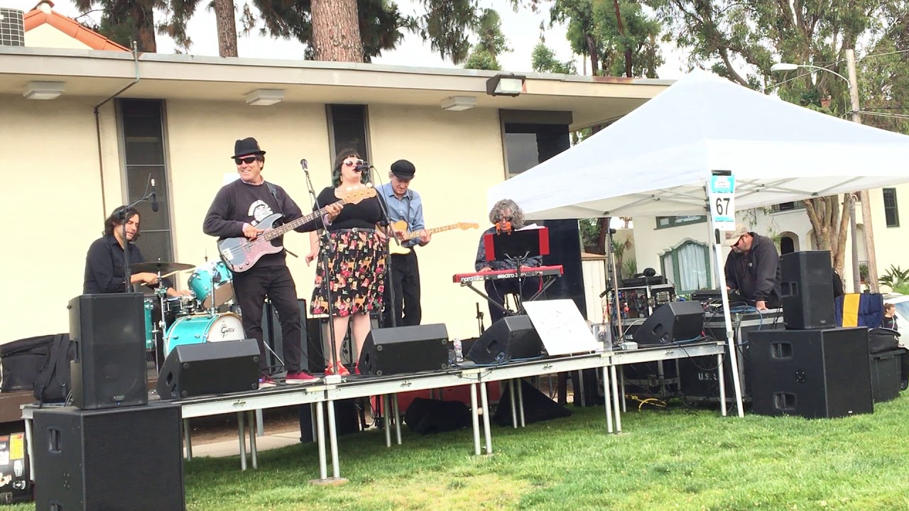 Chloe Lou and The Liddells ~ 'Castle' - YouTube