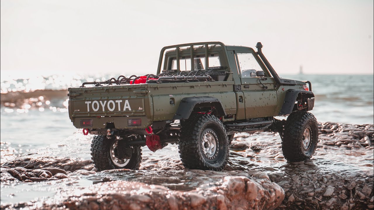 SCX10 III Toyota LC70 Pickup Tidal Crawling - YouTube