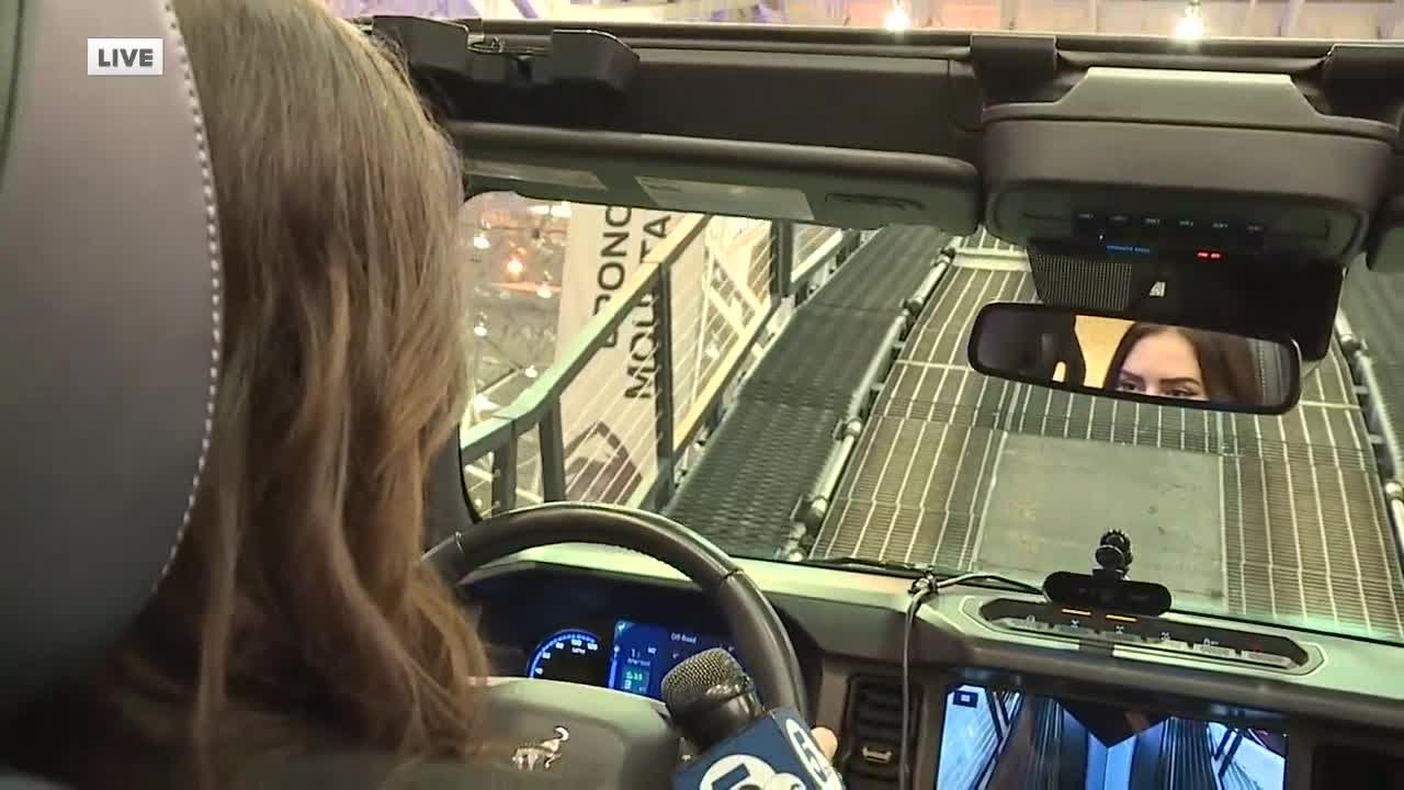 Test drive a car at the 2022 Auto Show - YouTube