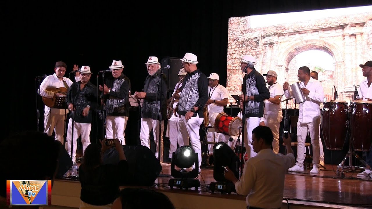 EL GRUPO BONYE EN LAWRENCE - YouTube