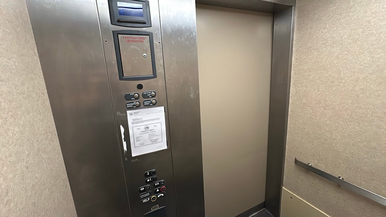 Lovely ThyssenKrupp Hydraulic Elevator @ Giant Eagle Parma Ohio - YouTube