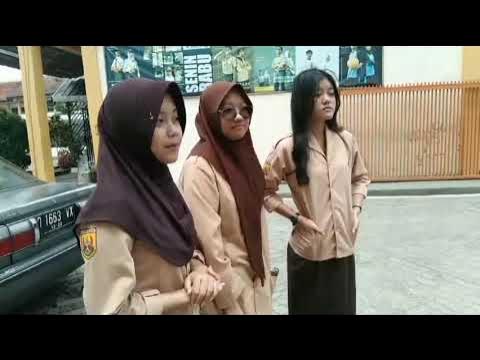 Tugas Informatika Program coding (Jadwal Seragam Sekolah) Kel 5 XI-1 - YouTube