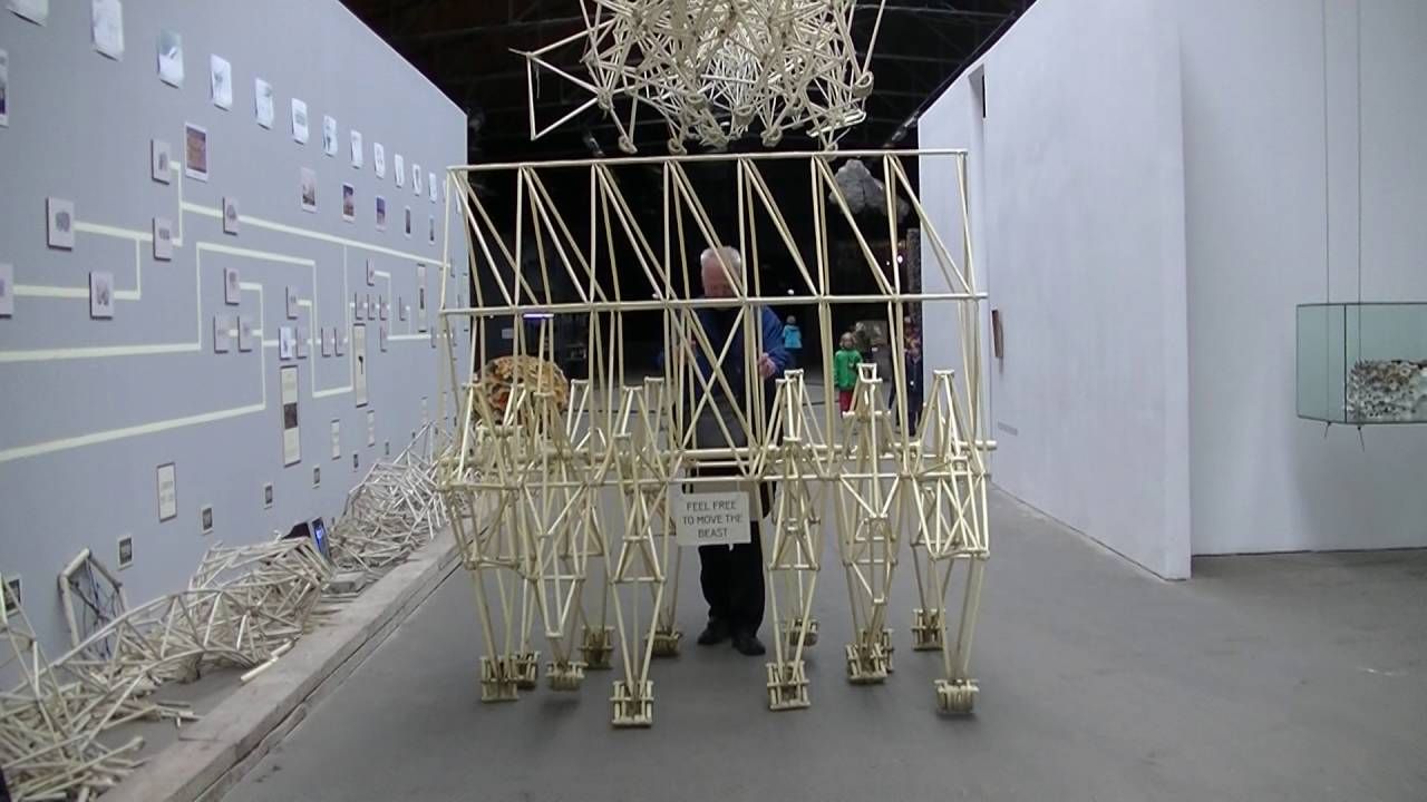 Strandbeest/Beach Animal by Theo Jansen Verbeke Foundation (1) - YouTube
