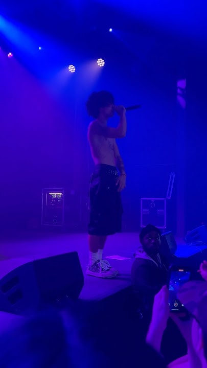 Iann Dior - Chicago 5/10/25 - Holding On pt. 1 - YouTube