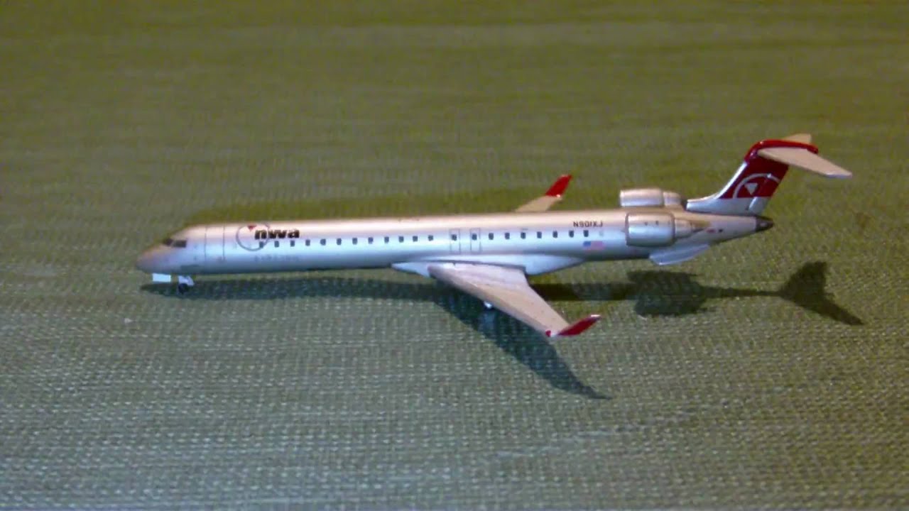 Unboxing Gemini Jets Mesaba Airlines CRJ-900 - YouTube