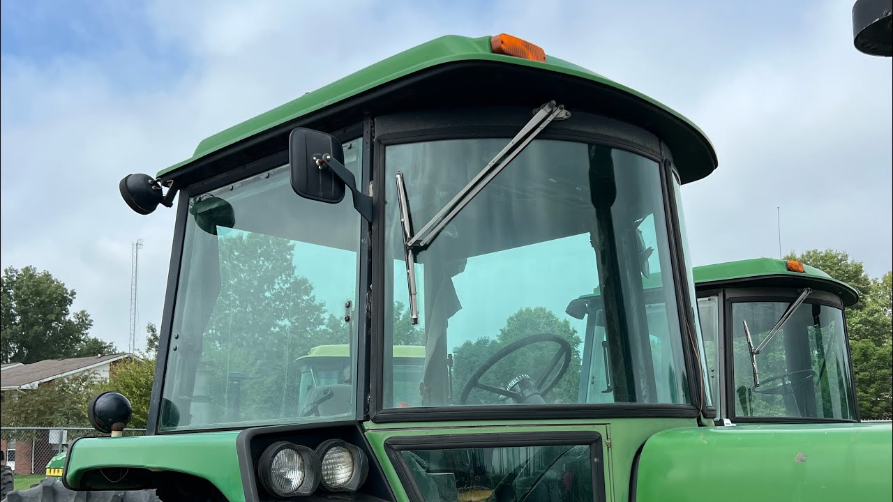 John Deere 4440 SoundGard Cab - YouTube