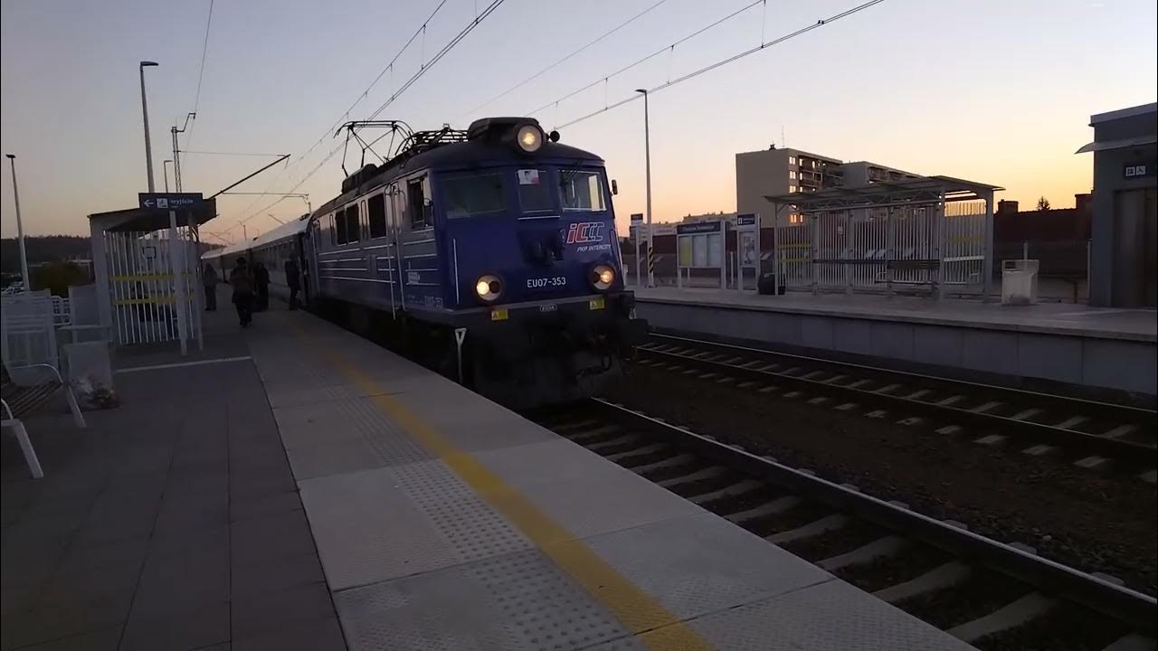 Pociąg IC 102 Danubius na stacji Chrzanów Śródmieście - YouTube